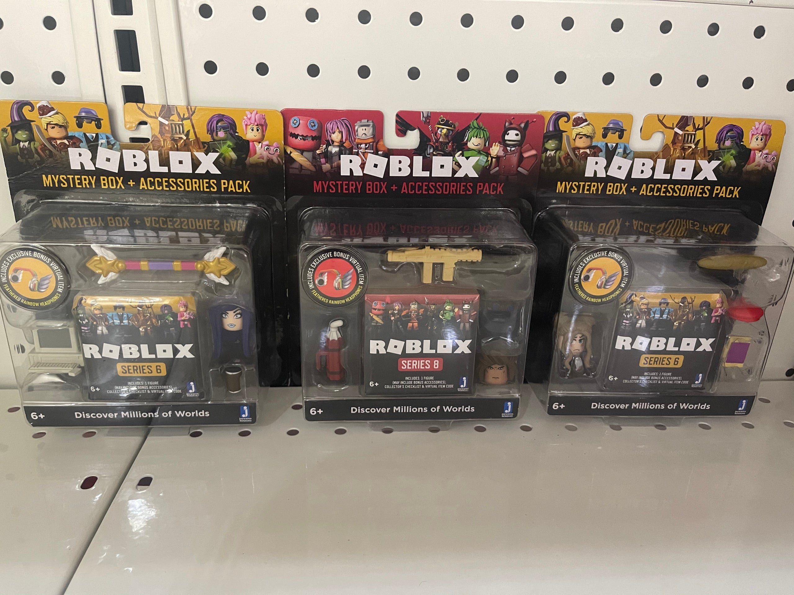 Roblox Action Figure Mystery Pack + Accessories + Virtual Item ...